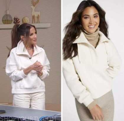 Good Morning America: November 2022 Kay Adams's White Zip Sweatshirt ...