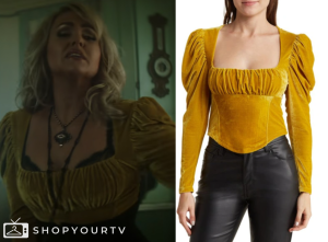 Dead Boy Detectives: Season 1 Episode 5 Esther's Puffed Shoulder Velvet ...