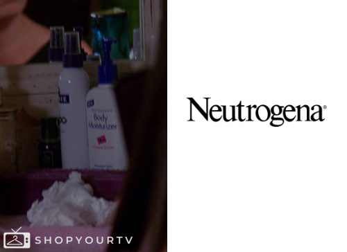 Charmed (1998): Season 4 Episode 1 Piper's Body Moisturizer | Shop Your TV