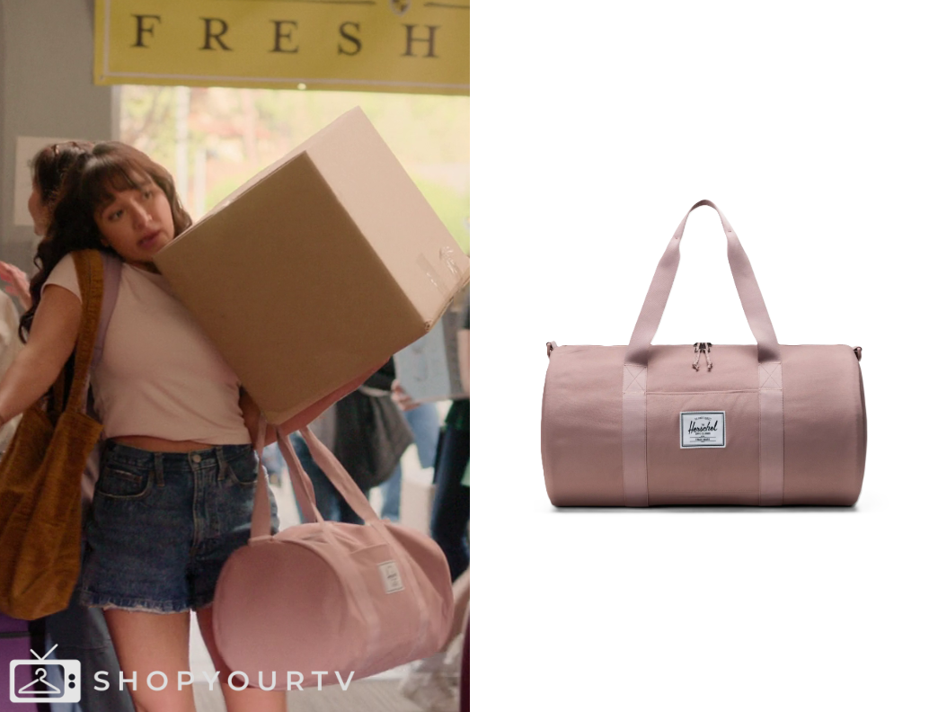 Overcompensating: Season 1 Episode 1 Carmen's Pink Duffle Bag | Shop ...