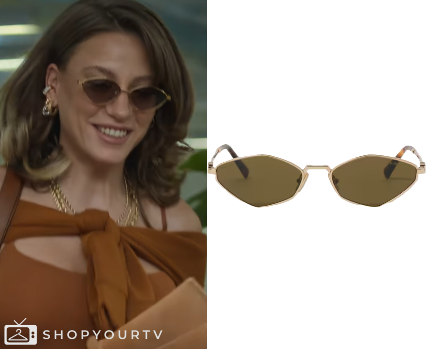 Thank You Next: Season 2 Episode 1 Leyla's Small Frame Sunglasses ...