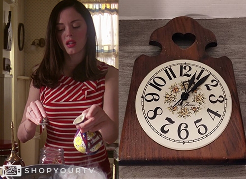 Charmed (1998): Season 4 Episode 16 Manor’s Kitchen Clock | Shop Your TV